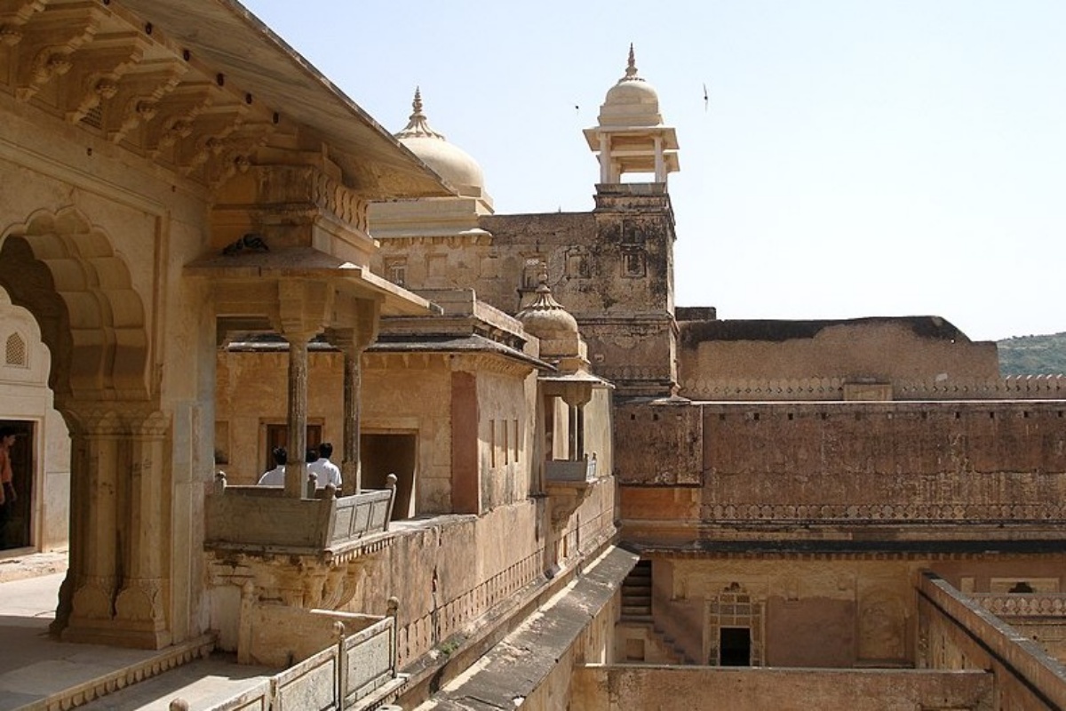 Amer Fort A Majestic Journey Through Rajasthan’s Royal Past - Travelmax